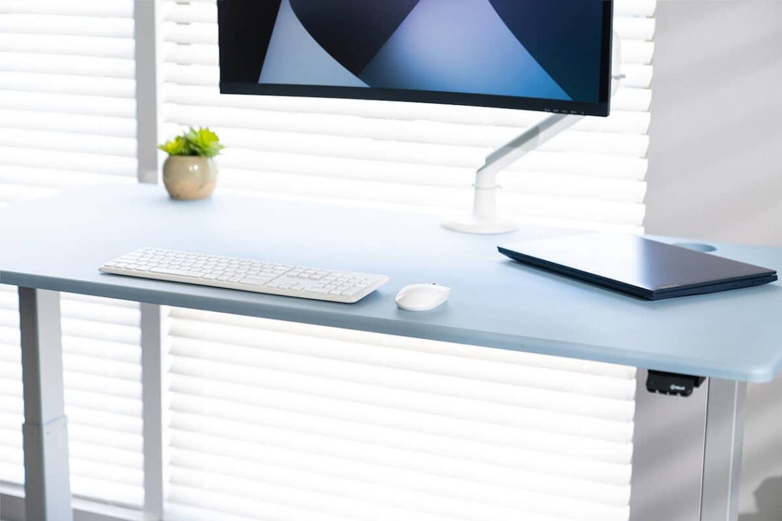 iMovR Lander vs Uplift V2 - Should you Opt for a US made Standing Desk ...