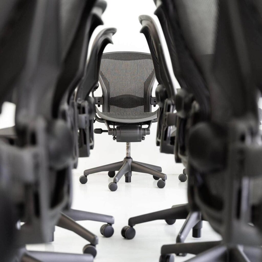 Herman Miller Aeron Size B vs C - Find out which is best for you ...
