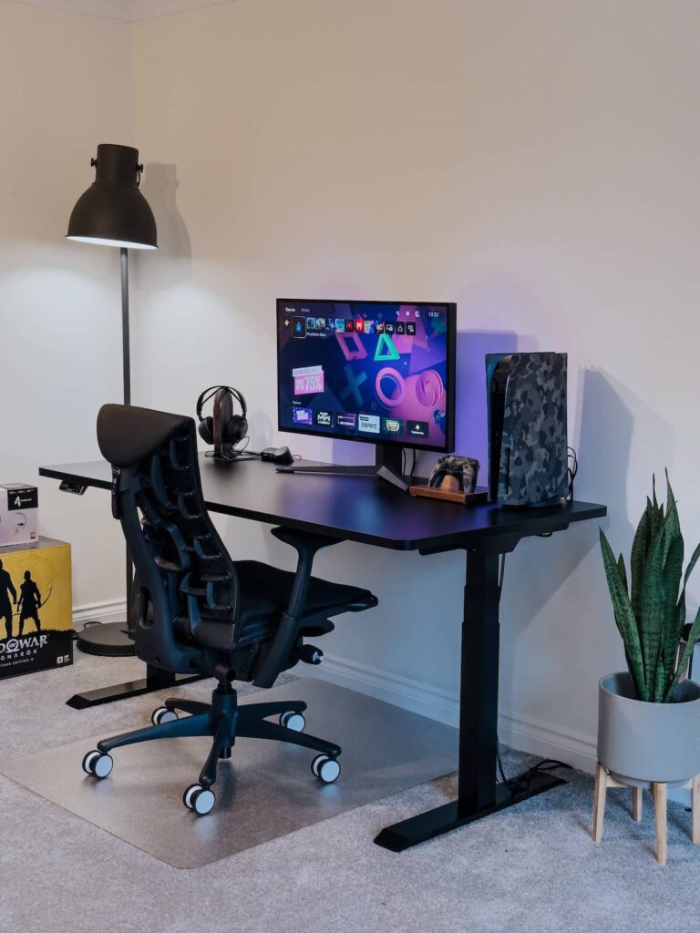 Flexispot E5 vs E7 Pro standing desk - Which gives you the Most Value ...